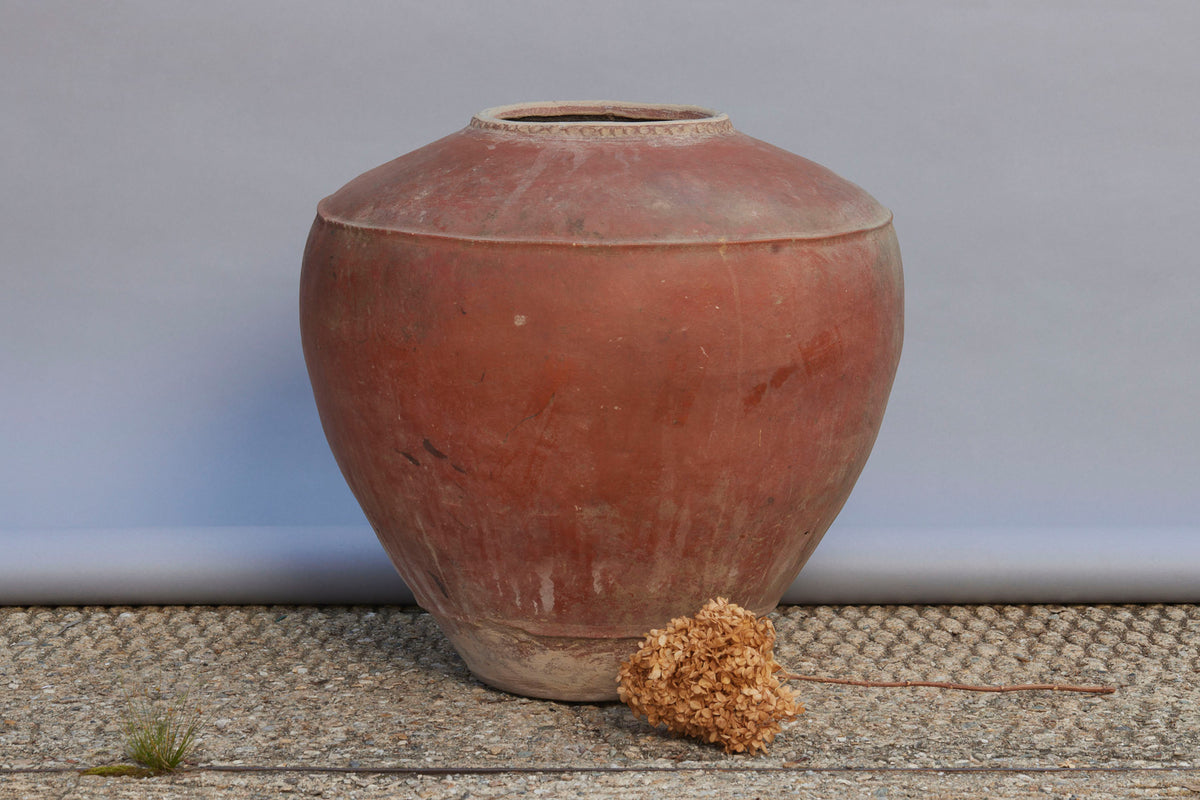 17th Century Water Jar of the Majapahit Empire from East Java – Michael Trapp
