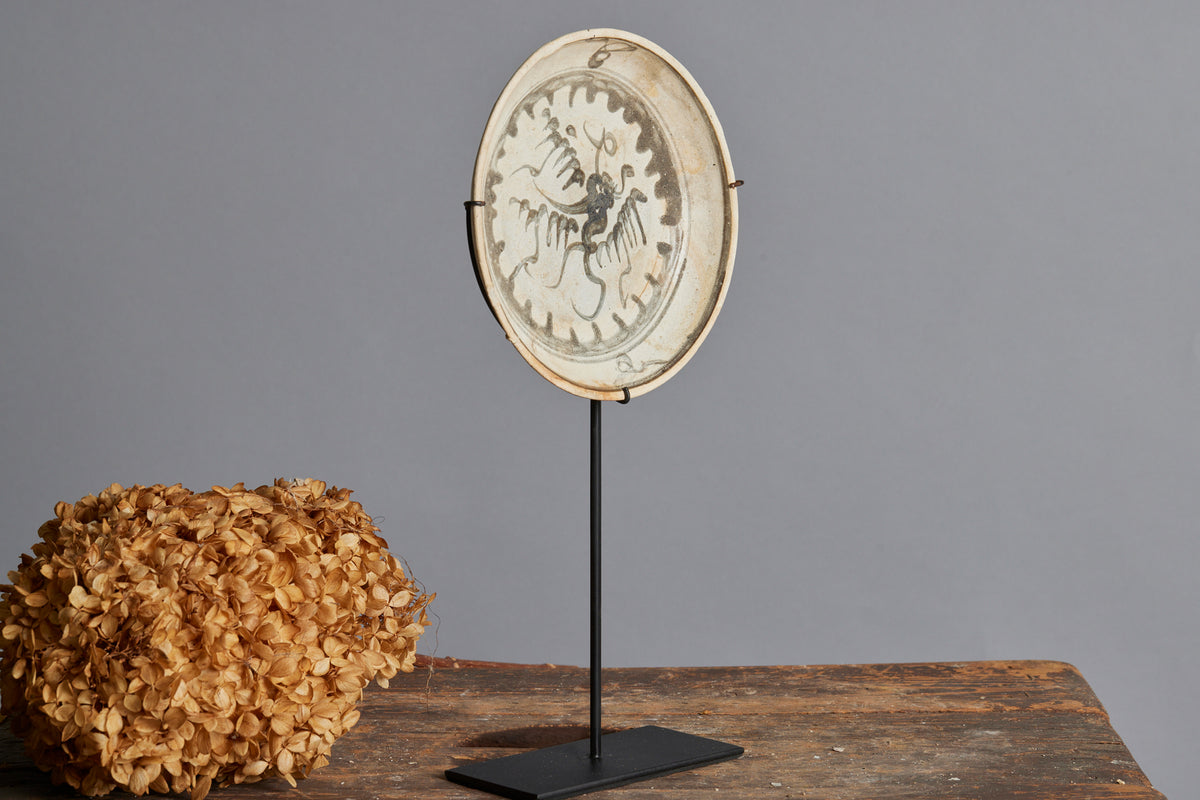 Shipwreck Blue & White China Trade Plate on a Stand – Michael Trapp